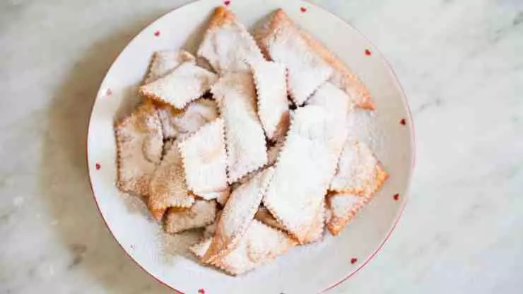 Chiacchiere di Carnevale Самыя лепшыя і смачныя рэцэпты - рыкеттаспрынт