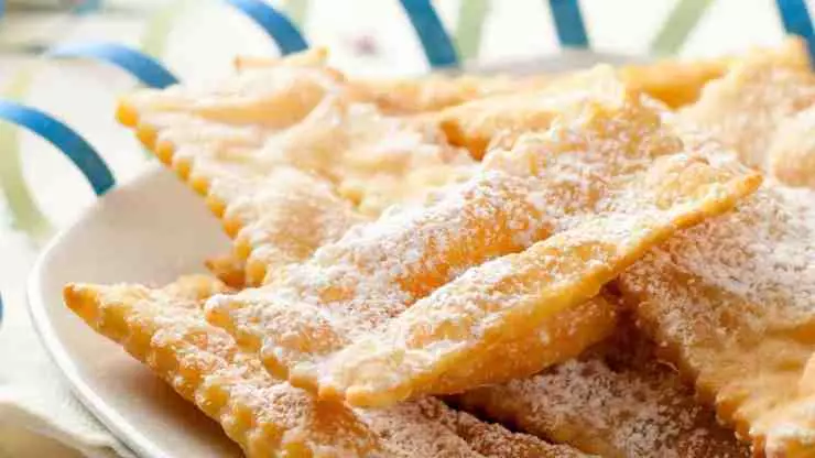 Chiacchiere di Carnevale Những công thức nấu ăn ngon nhất và ngon nhất - Ricettasprint