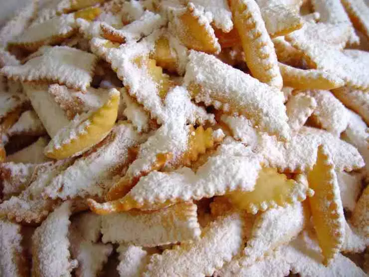 Chiacchiere di Carnevale Иң яхшы һәм иң тәмле рецептлар - ricettasprint