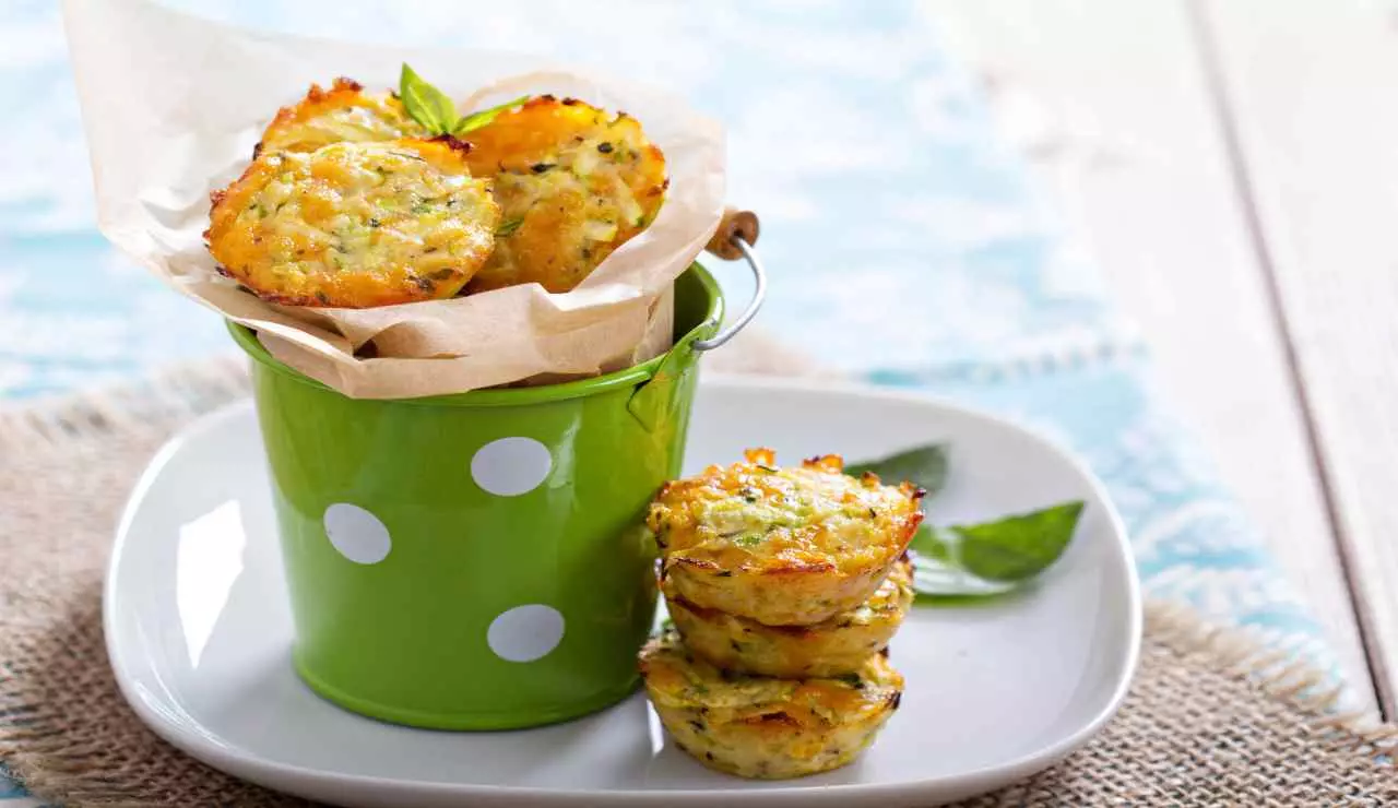 Zucchini dan basil muffin cepat