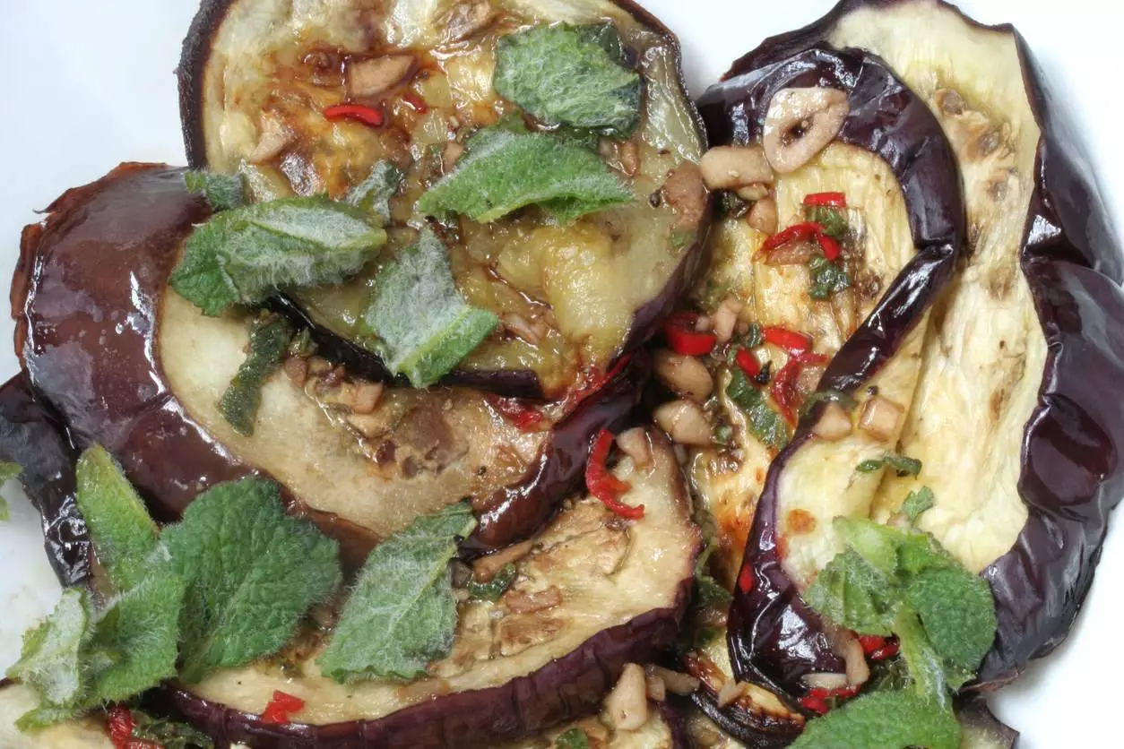 Arrabbiata aubergines nrog chilli, Ricettasprint.it zaub mov txawv