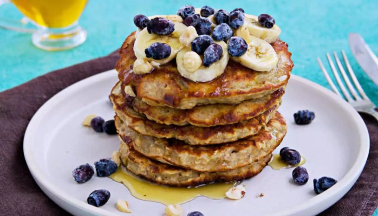 Rezept fir Pancakes mat Bananen an Haferflakken