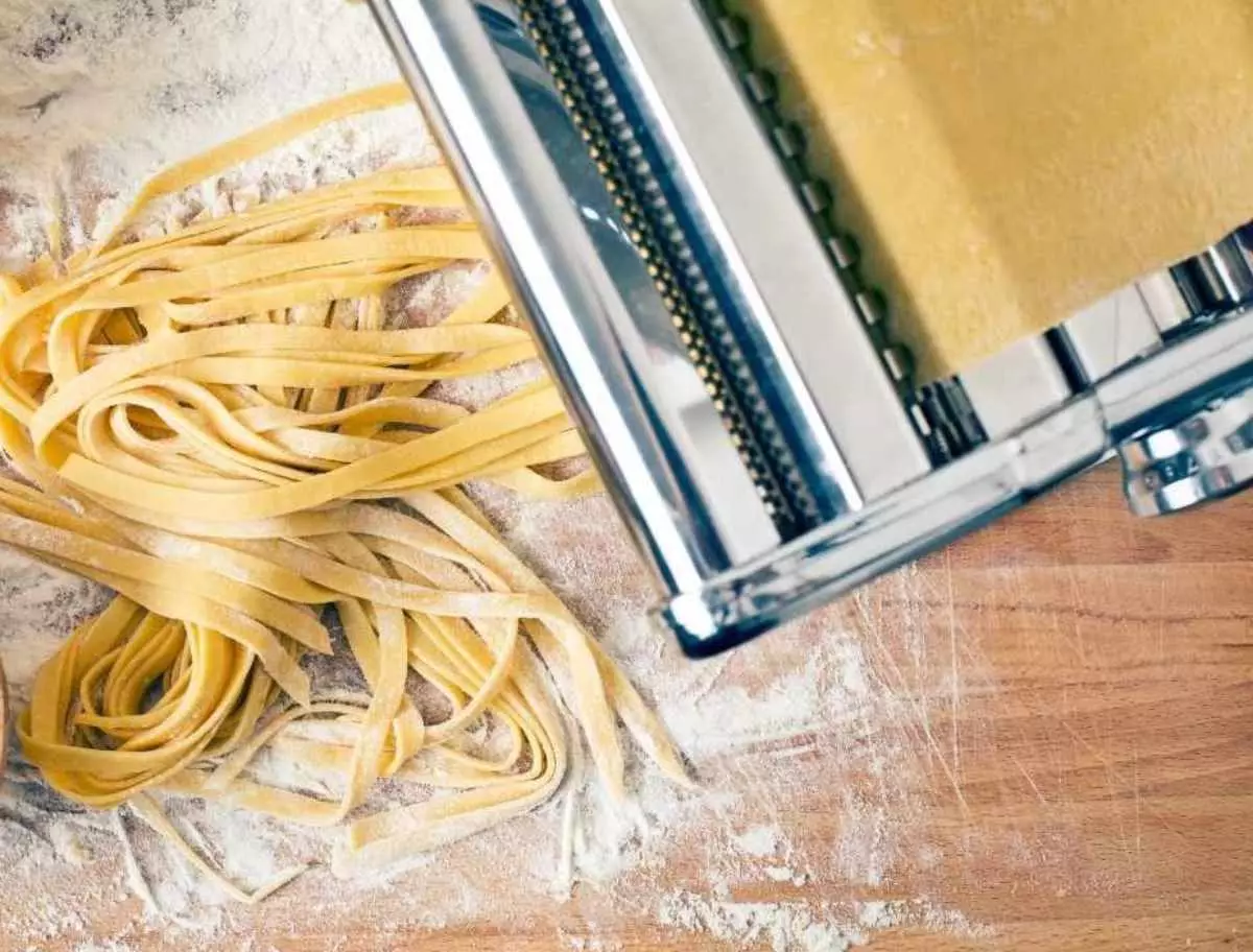 Zelfgemaakte Tagliatelle zonder Eieren, voor op vakantie