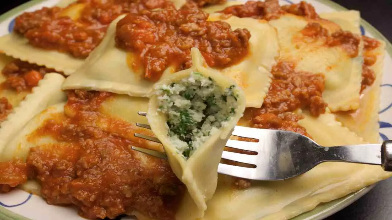 Tortelli Maremma avec sauce à la viande