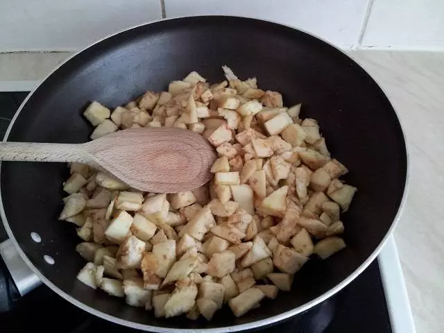 Pasta al Forno, isiyozuilika na mchuzi wa mbilingani na mozzarella 14155_3