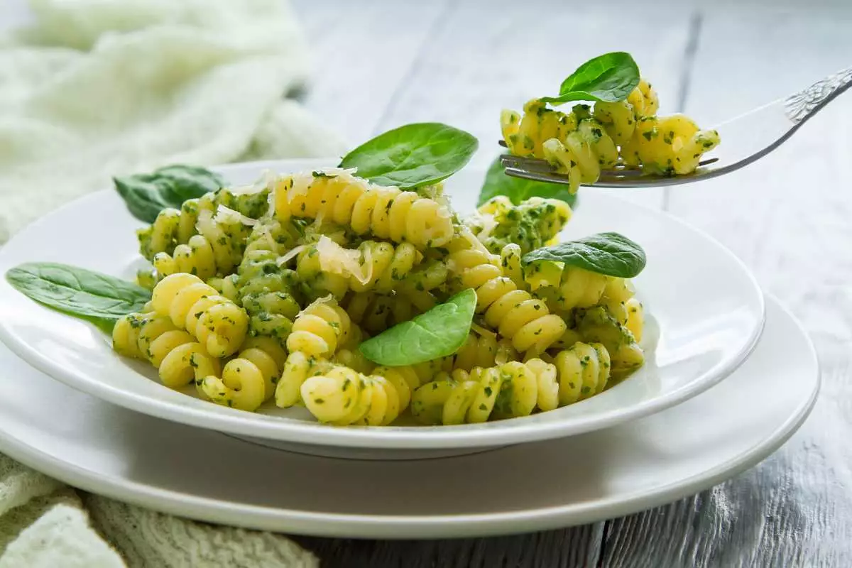 Pasta kesäkurpitsalla ja ricotta-kermalla, ihanteellinen pienille