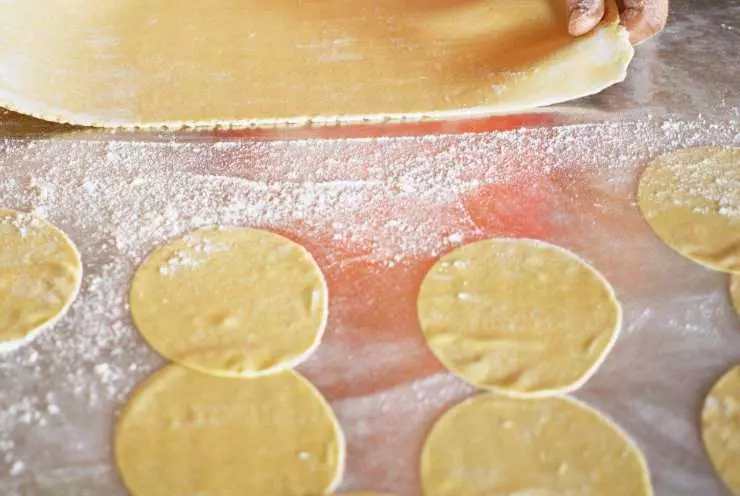 Pastel de verduras con ponche de huevo