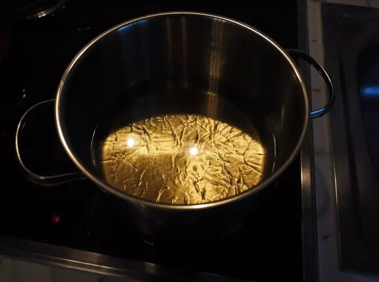 Pugliese Pettole with Parmesan | tamxweş hem şîrîn û hem jî şêrîn 14338_4