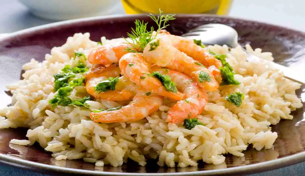 Risoto com camarão e limão