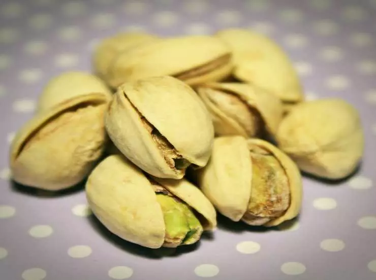 I-Ricotta kunye ne-pistachio flan | ukutya okunencasa ngomnwe ekulula ukukulungisa 14567_2