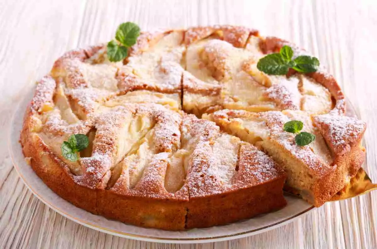 yogurt da pear cake