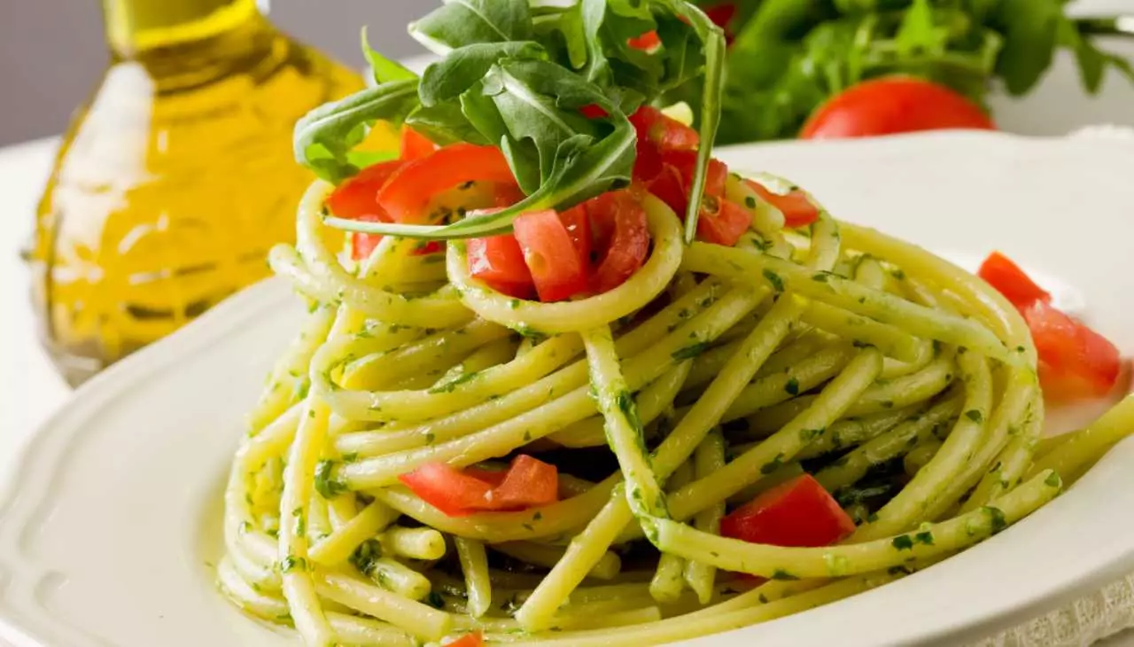 Primeiro prato de pasta con verduras