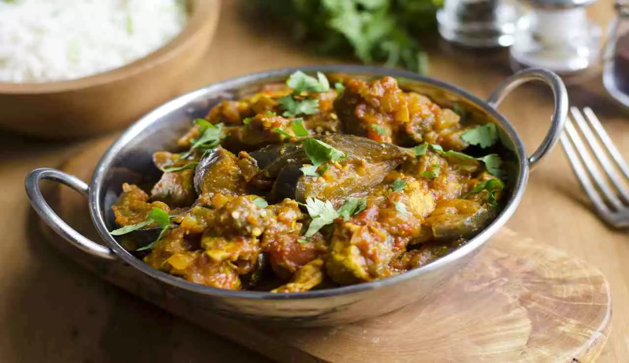 Curryfläsk med aubergine