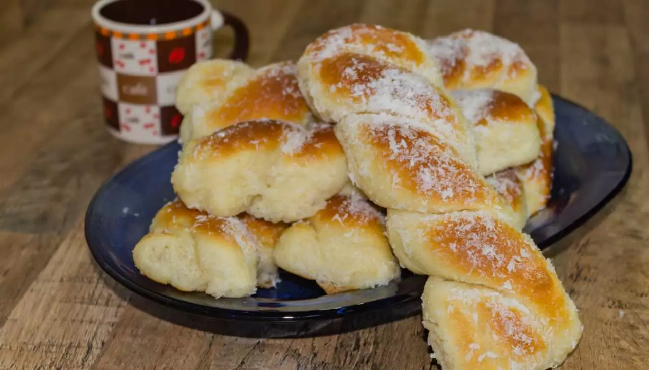 Pigtails sa grožđicama recept