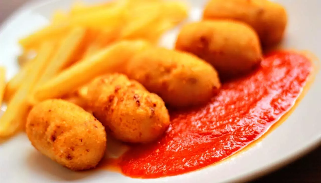 Fried FInger food stuffed with cheese and salami