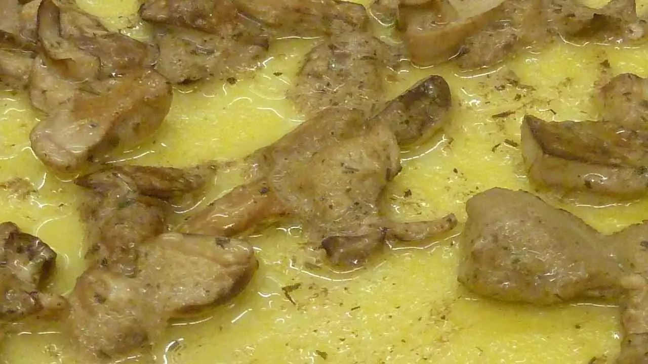 Polenta met porcini-sampioene en truffel