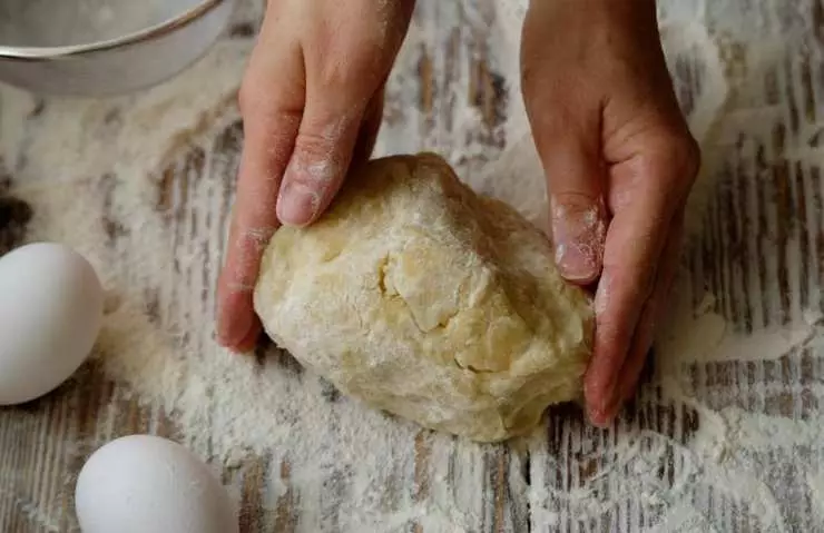 Рустикални слани колач са одштампаним рецептом од рикоте од бундеве и рузмарина