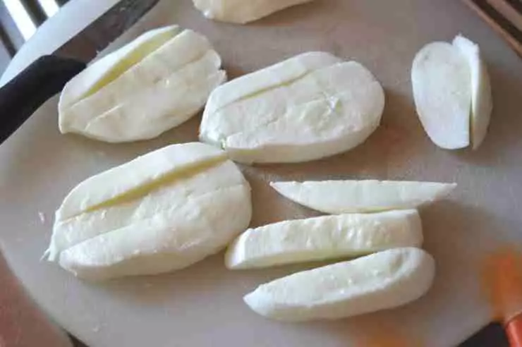 Leivalihapallid mozzarella ja peekoniga retsepti valmistamine 15691_3