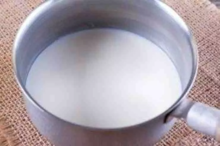 意式奶凍配焦糖和潘多羅 -ricettasprint