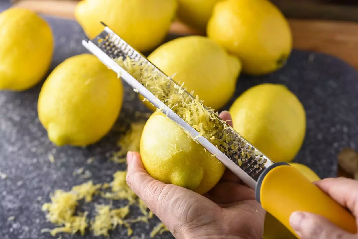 Лимон кремі, оны қалай суық және дәмді дайындауға болады 5 ' 15909_2