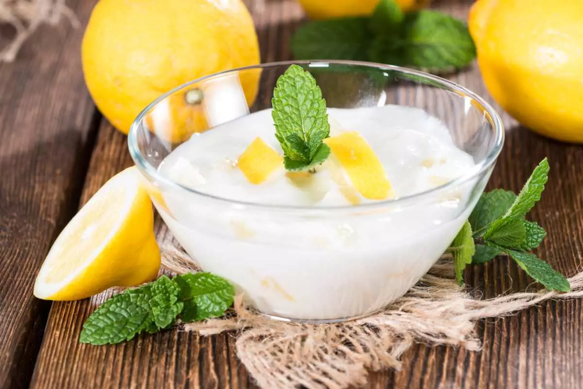 Lemon Cream, kumaha carana nyiapkeun tiis jeung nikmat dina 5 ' 15909_4