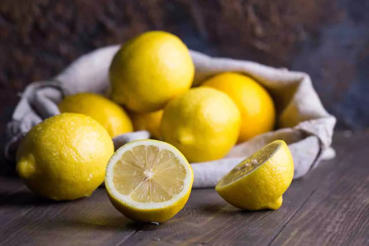 Унсуз, каймактуу жана жыттуу жыты бар лимон торт 1603_2