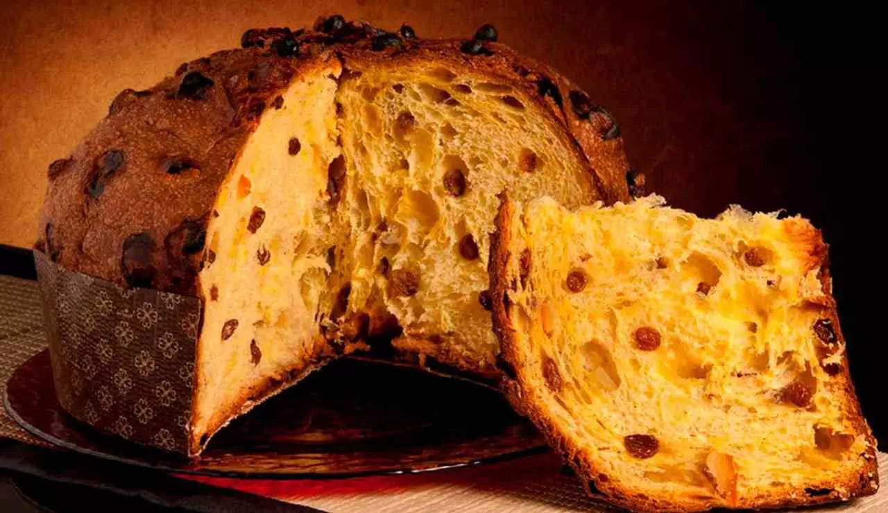 Panettone 2020 la reakiro de la suda receptopresaĵo