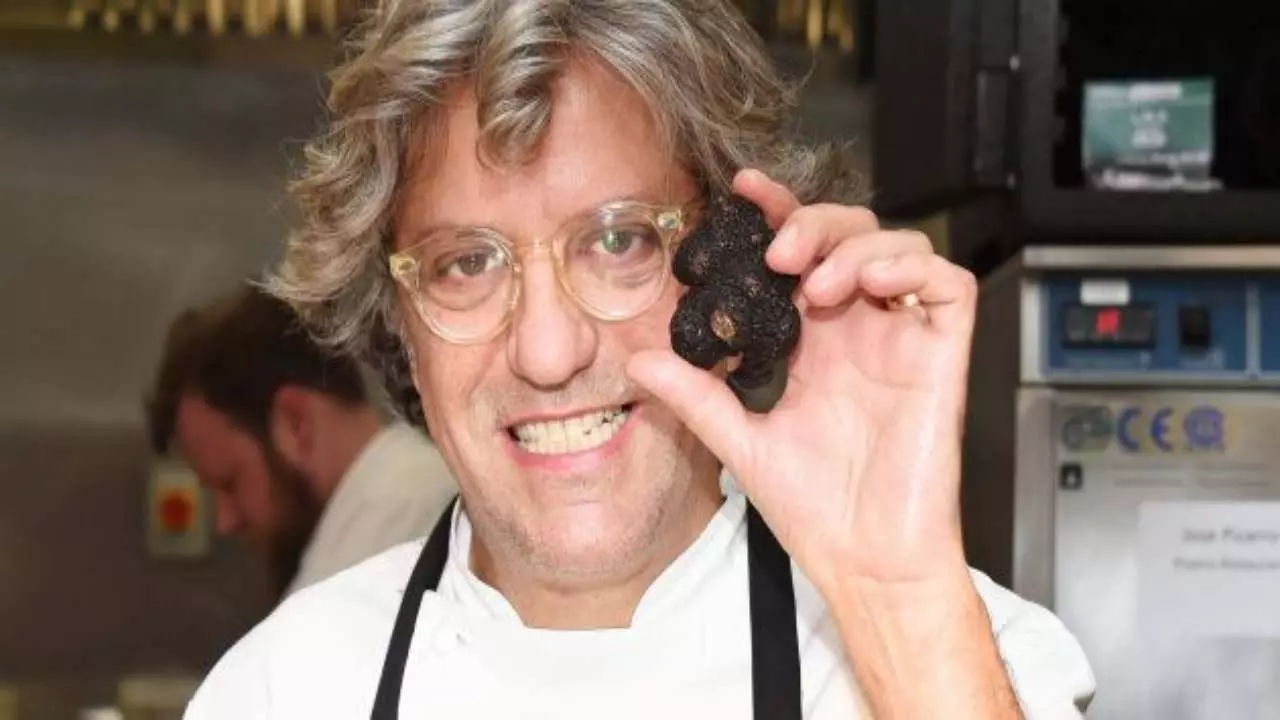 Giorgio Locatelli memasak dalam pose - RicettaSprint