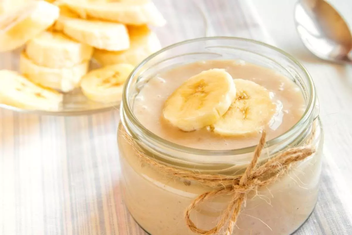 Banaancrème, lekker en romig om te genietsjen mei in leppel