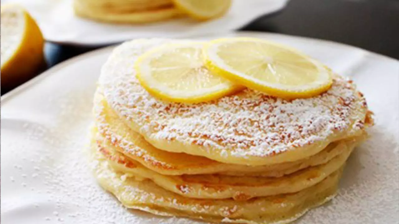 pancakes rasa lemon kalawan krim