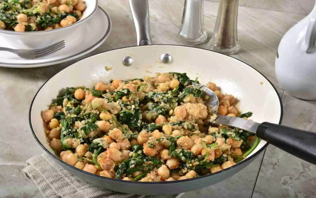 Vegan Curry mat Chickpeas a Spinat FOTO Rezept Drécken