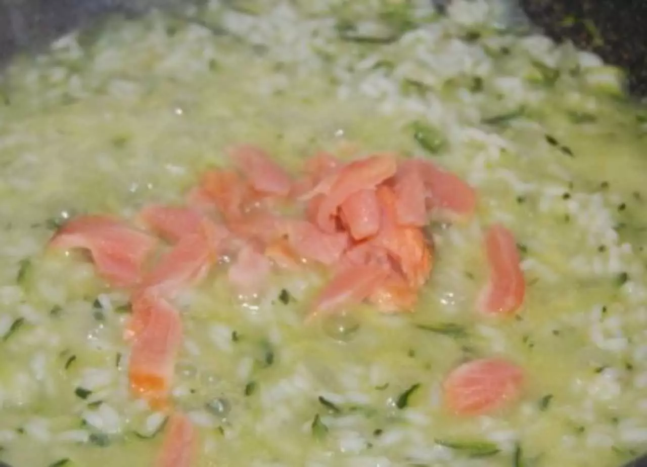 Salmon iyo zucchini risotto