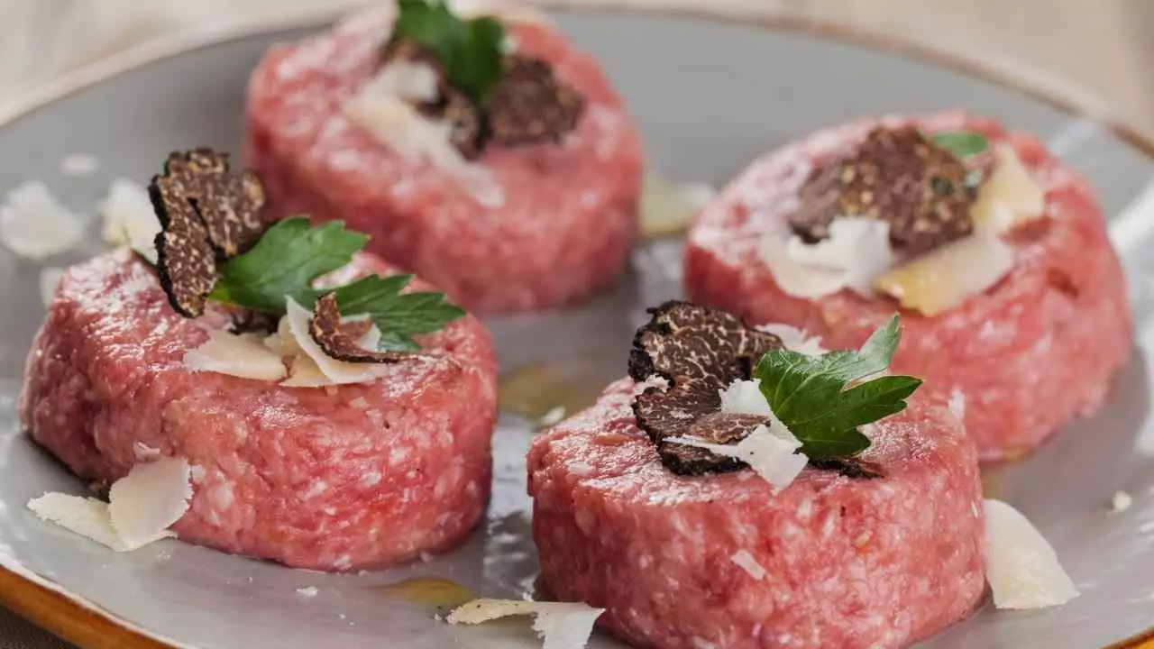 Beef tartare with truffle and almonds