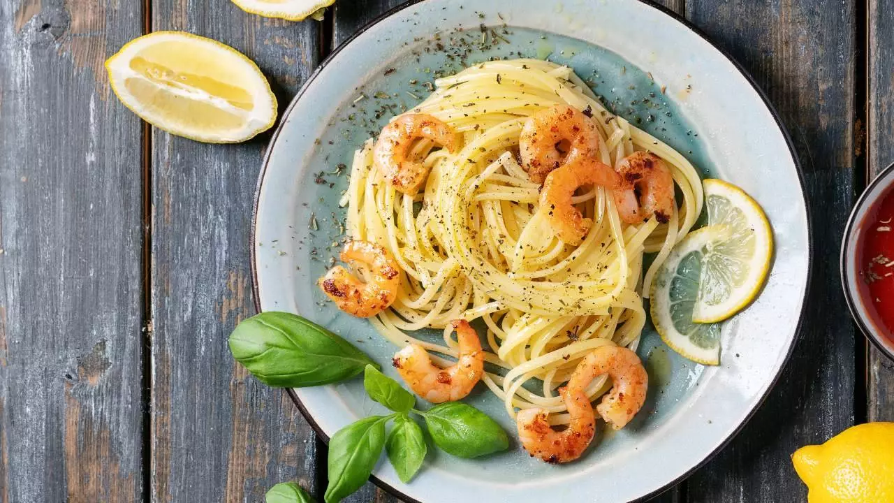 Spaghetti with Red Prawns and Lemon recipe preparation 17247_1
