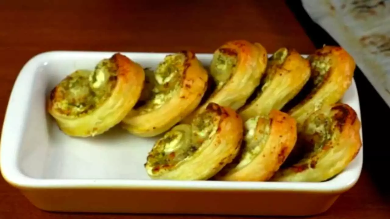 Puff pastry na may courgettes, recipe ni Benedetta Rossi 17314_1