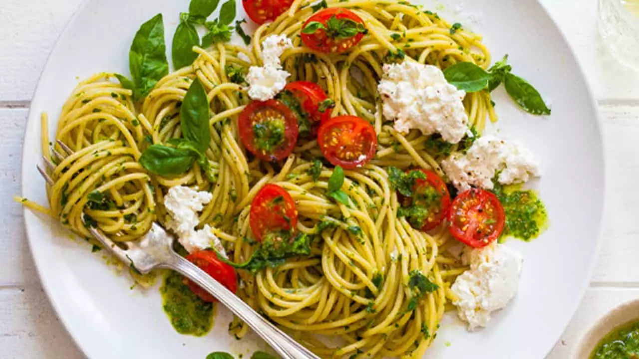 taliya tare da Basil da ricotta