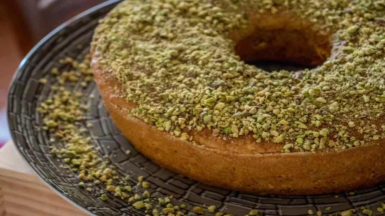 Kek pistachio bebas gluten