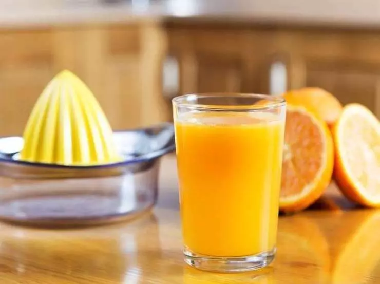 Nealkoholická potlač FOTO receptu korela pomaranč a jahoda
