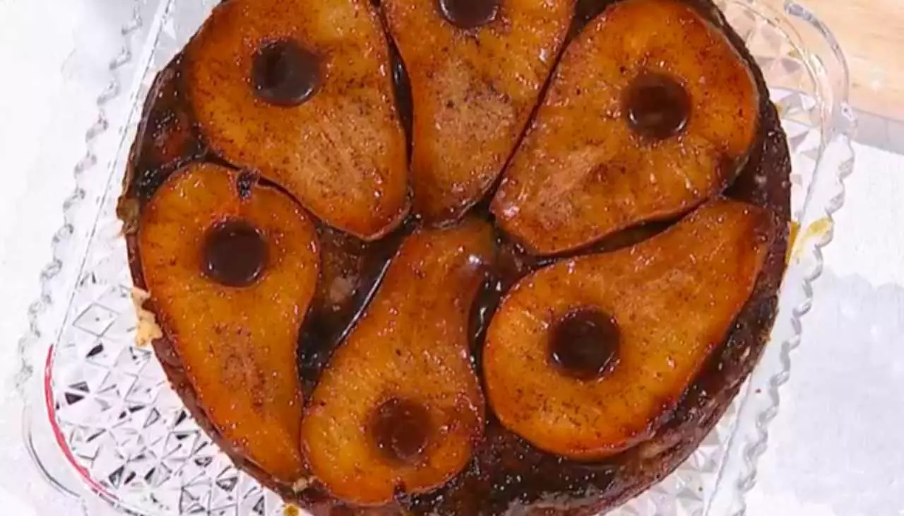 Laging tanghali | Recipe ni chef Chloe Facchini | Tarte tatin na may coffee caramel