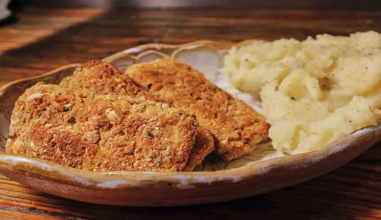 Spiced fried bread cutlets