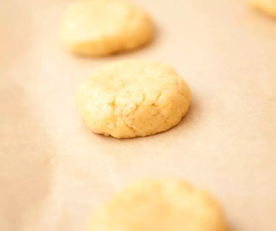 Crumbly biscuits tare da almond manna, dandano yana da tabbacin - Title na 17652_5