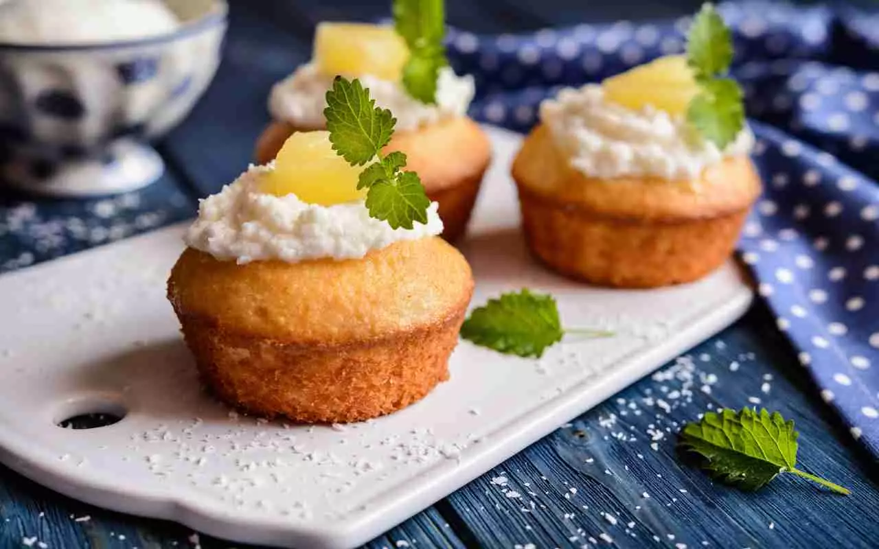 Muffin yogurt and pineapple PHOTO recipe print