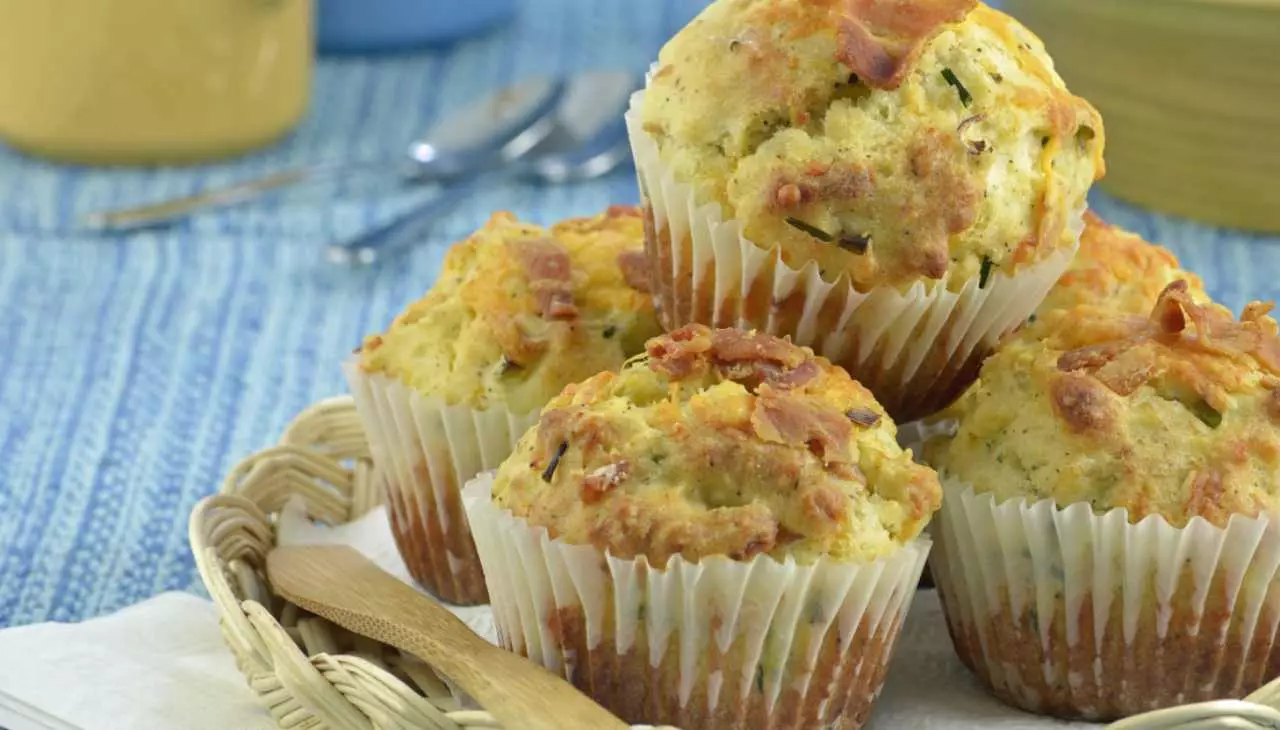 Snacks suaves con carne en rodajas