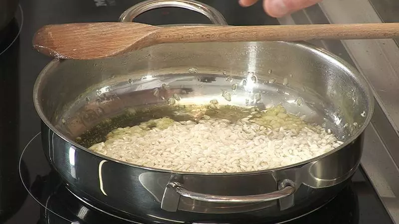 Risotto tare da broccoli: girke-girke mai sauƙi da lafiya 1777_6