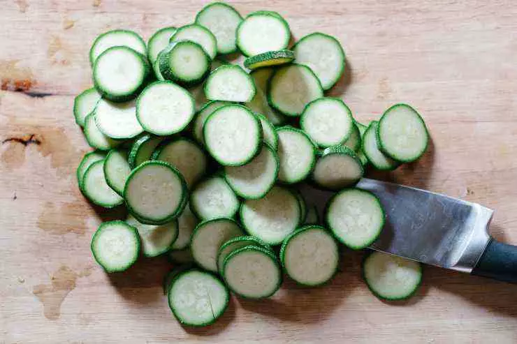 Calabacín con rucola e abelás