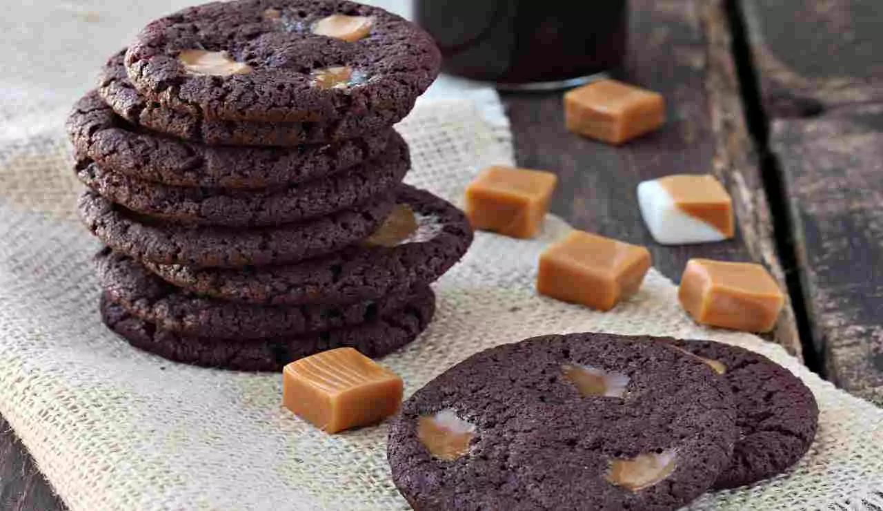 колачиња со какао со карамела