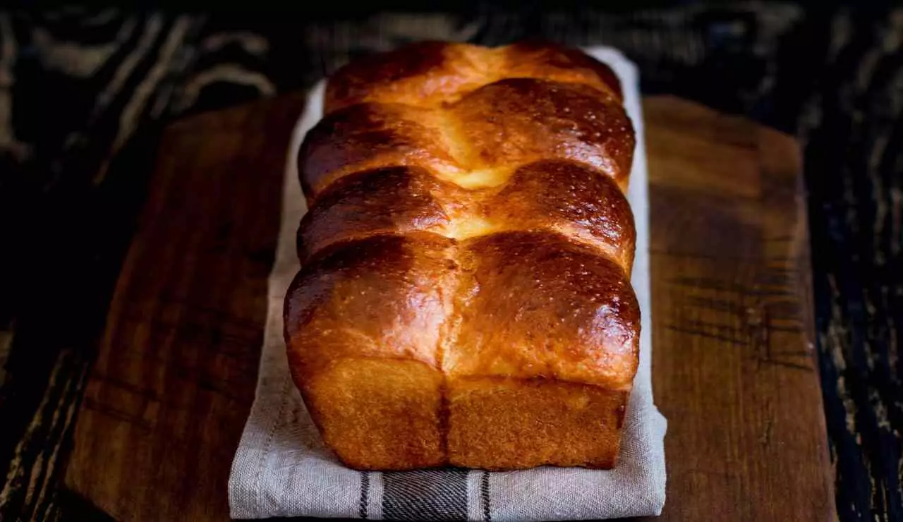 Vegánsky brioškový chlieb | veľmi jemná a ľahká dobrota 18358_1