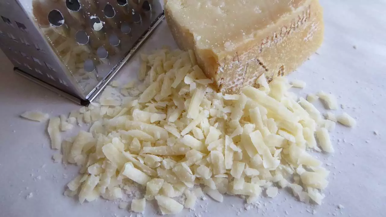 Naribani sir možete pripremiti ovu hranu za prste