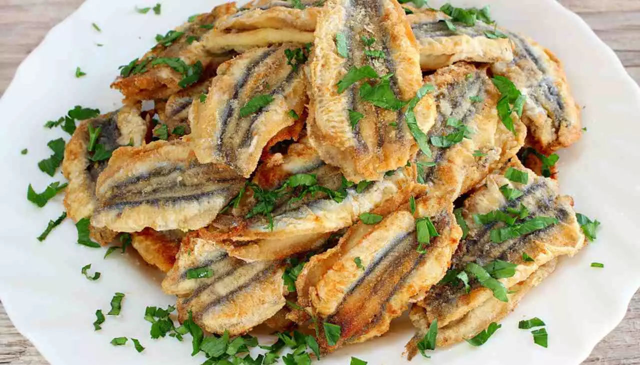 Soyayyen anchovies Apulian girke-girke