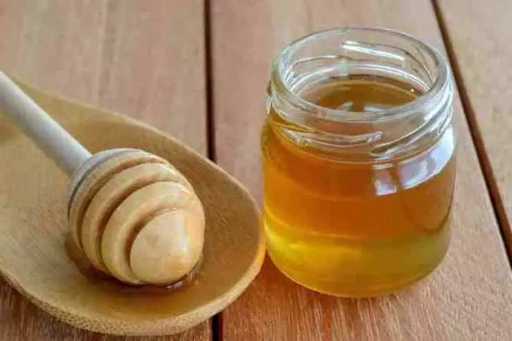 Donut me kungull dhe mjaltë, një ëmbëlsirë origjinale e butë 18608_3